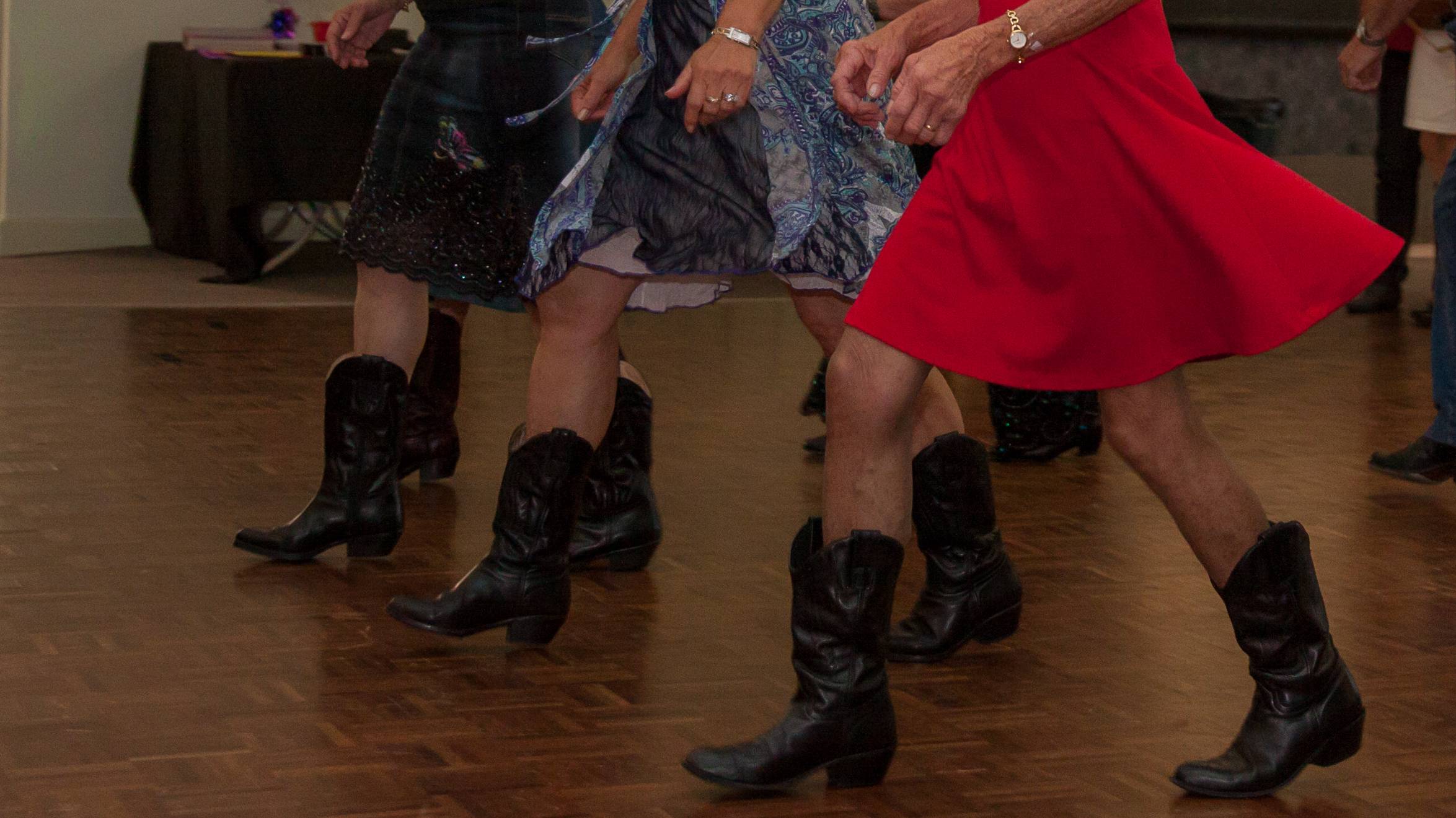 Improve your well-being through line dancing - Footloose Linedancers ...